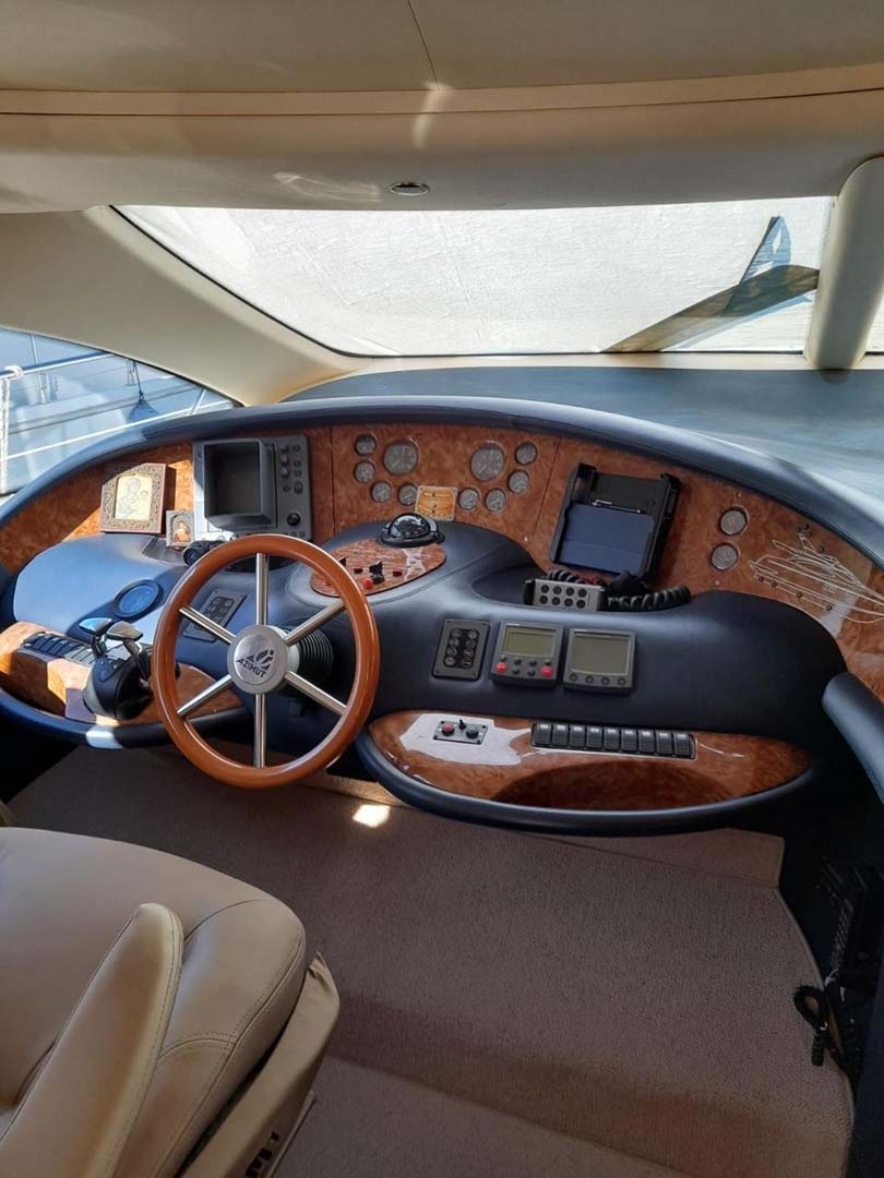 AZIMUT 68 PLUS – Forum Yachting